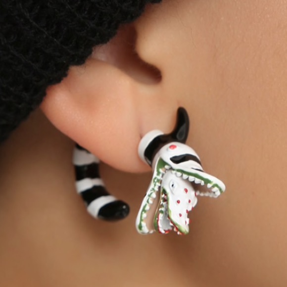 Bioworld | Jewelry | Beetlejuice Sandworm Faux Tunnel Earrings Nwts ...